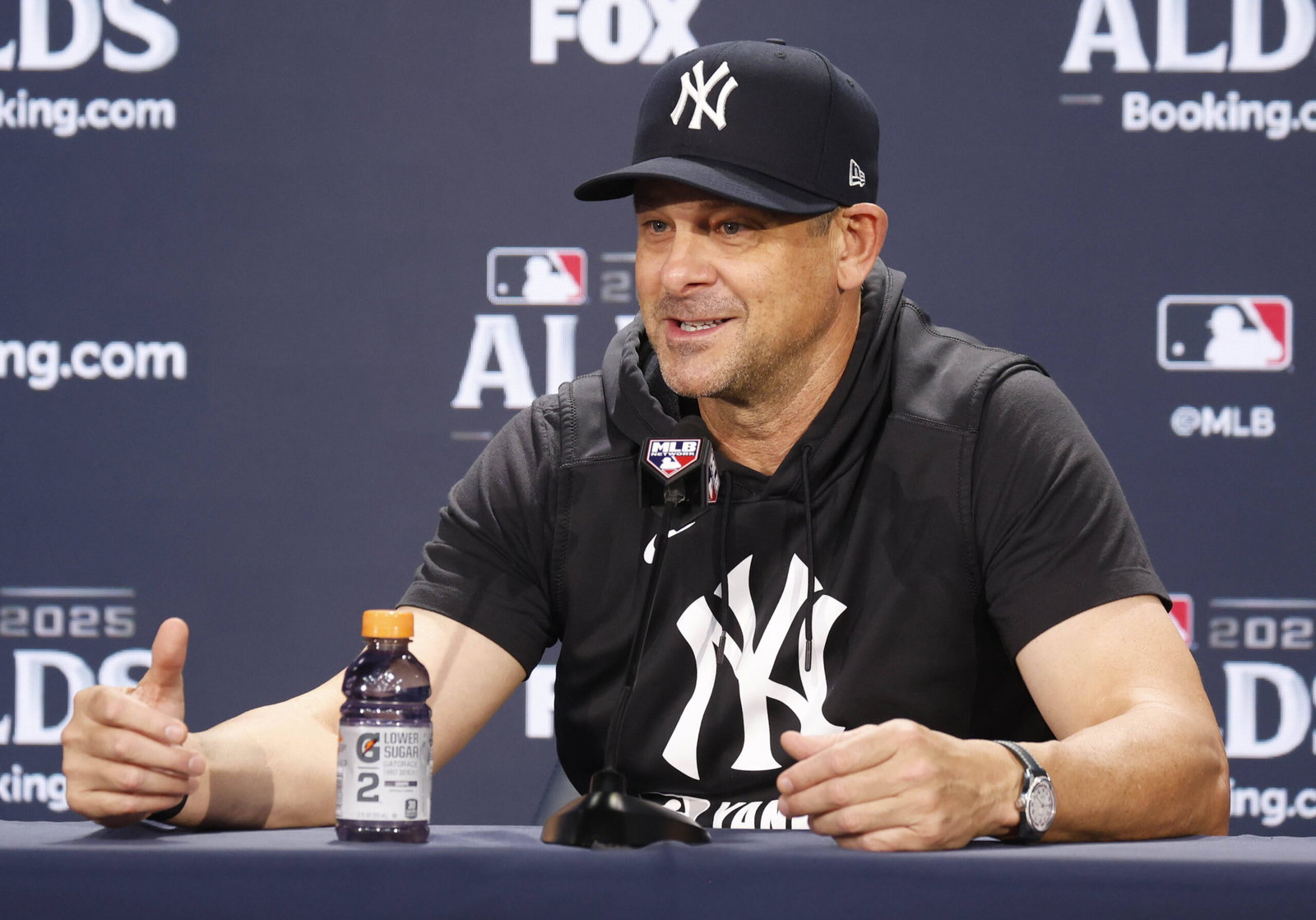 Yankees Manager Boone Says He Fell Asleep During Knicks Game With 6 ...